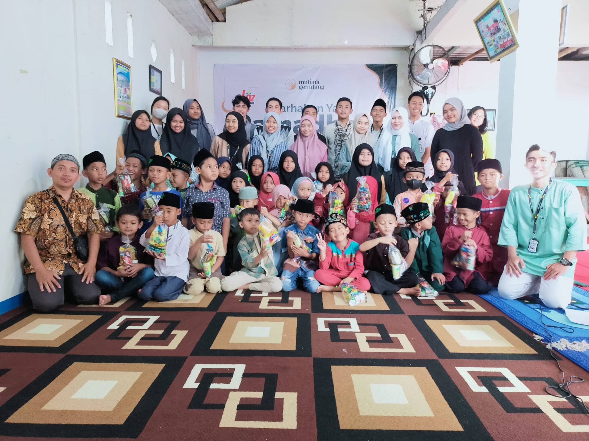 Mengenal Panti Asuhan: Definisi, Tujuan dan Fungsi, Serta Syarat ...